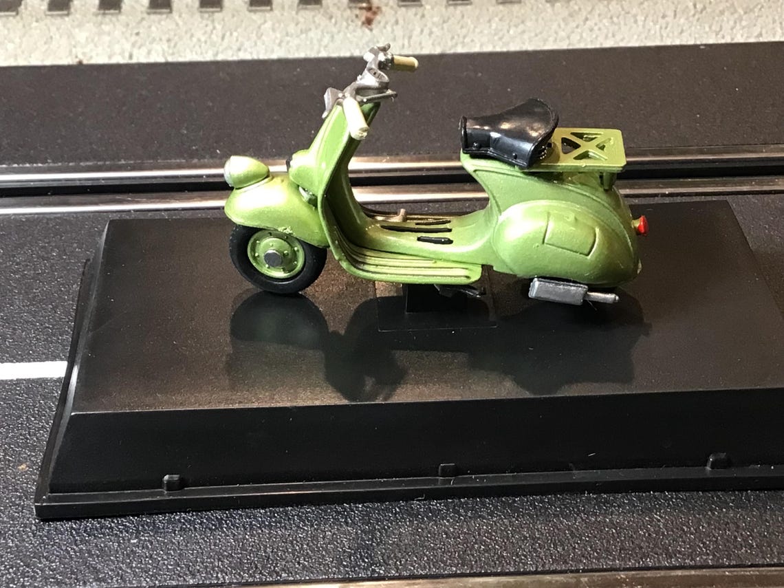 Vespa 125 1948 Green Diecast 1/32 Scale Scooter Moped Motorcycle Newray ...