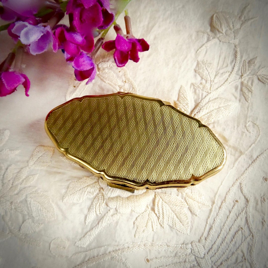 Vintage Stratton Pill Box With Machine Turned Pattern, Small Gold Pill ...