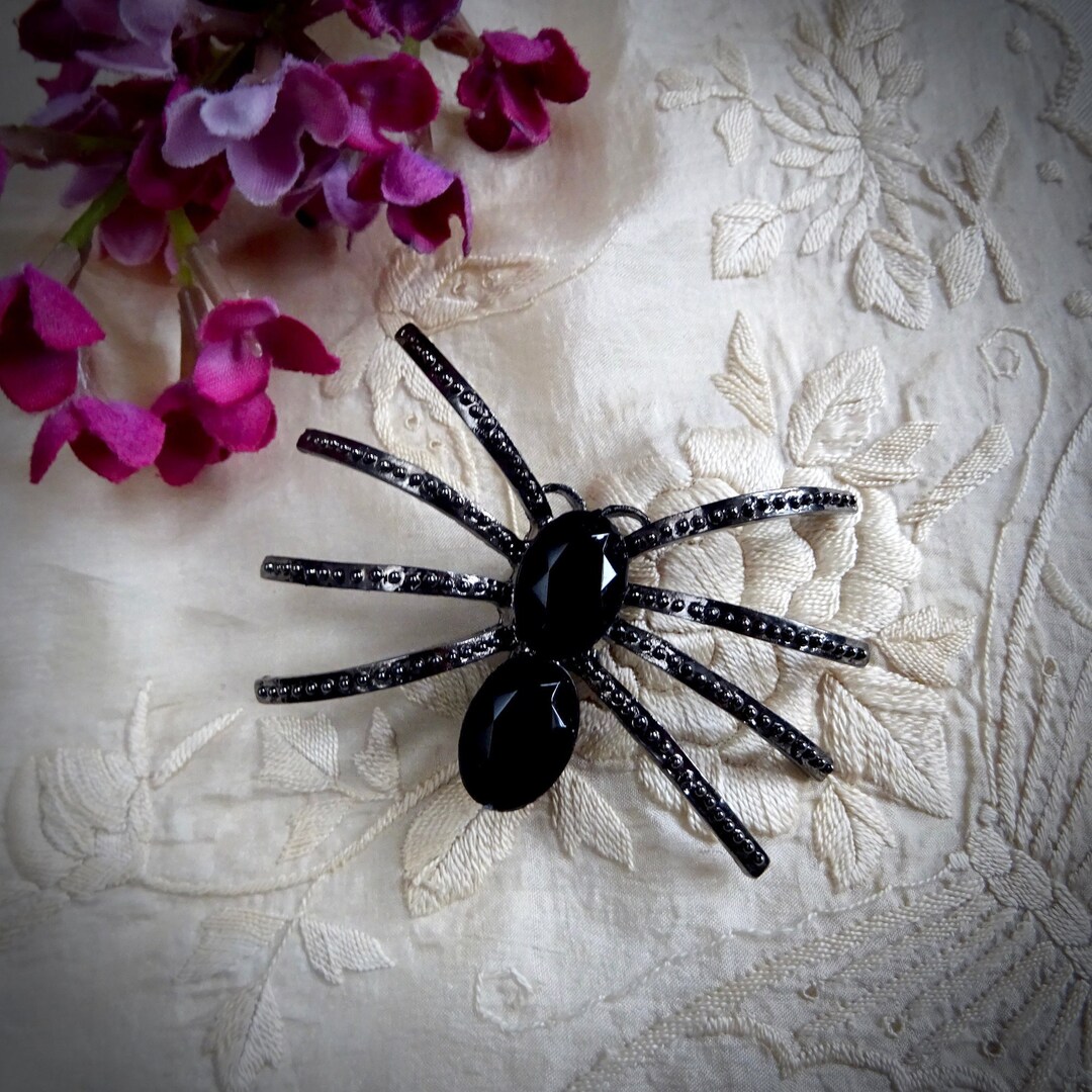 Vintage Spider Brooch Black Spider Goth Halloween - Etsy