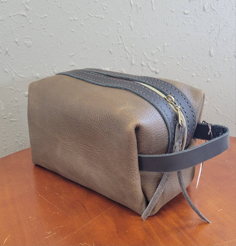 Custom Leather Travel Shaving Kit Dopp Kit Groomsman Gift - Etsy