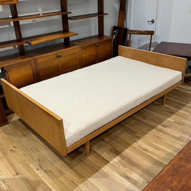 Mid Century Daybed - Etsy