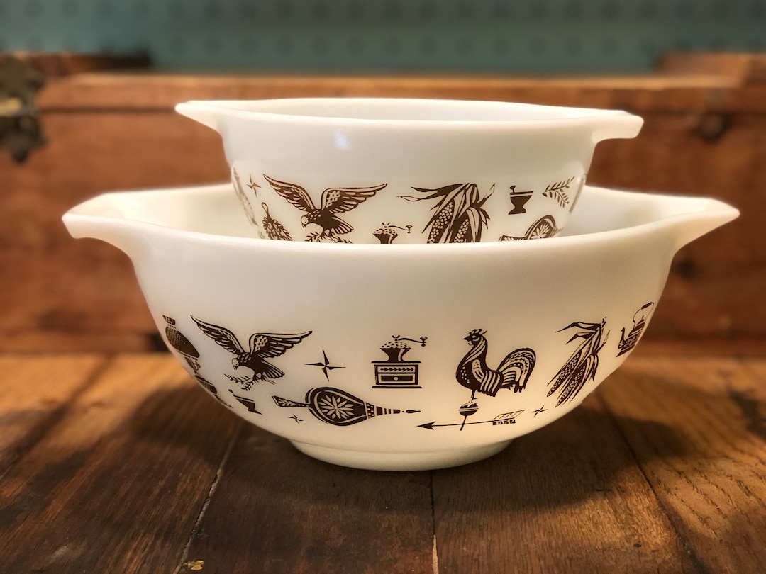 Vintage Set of Two Pyrex Cinderella Bowls in Early American Pattern 441 ...