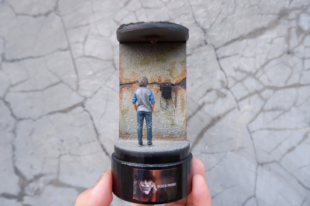 The Black Phone Basement Finney Shaw Scene - Gift LED Lamp Glass Dome ...