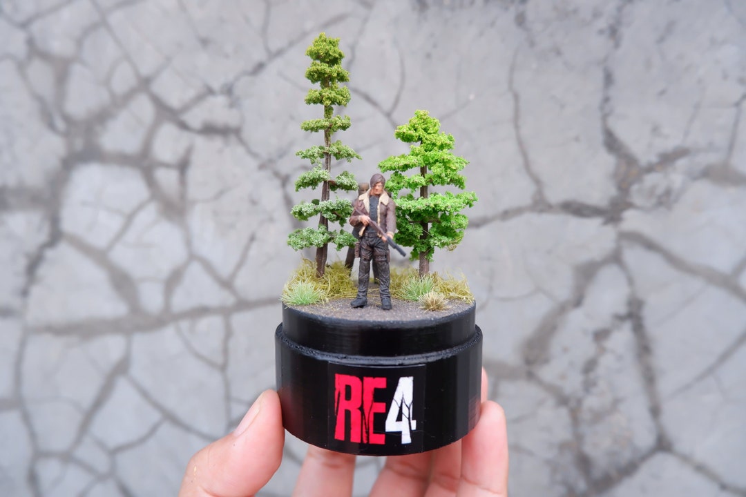Leon S Kennedy Vs Chainsaw Man - Mini Diorama Zombie - T Virus - Movie ...