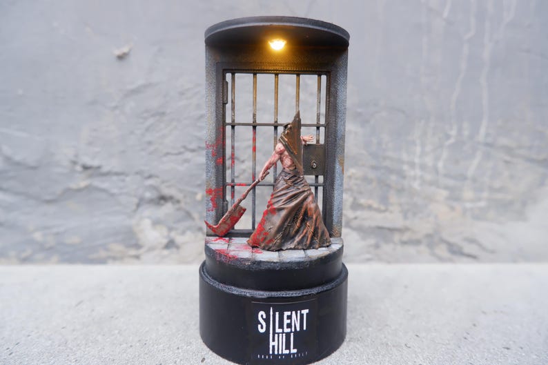 Pyramid Head in Jail LED Lamp Glass Dome - Return to Silent Hill ...