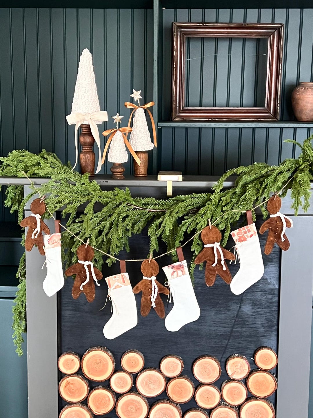 Gingerbread and Stocking Garland, Mini Stockings, Primitive Gingerbread ...