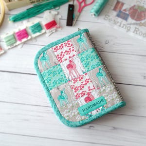 Flora and Fawn Patchwork Small Thread Zipper Organizer, Floss Keeper for 24 Bobbins - Etsy