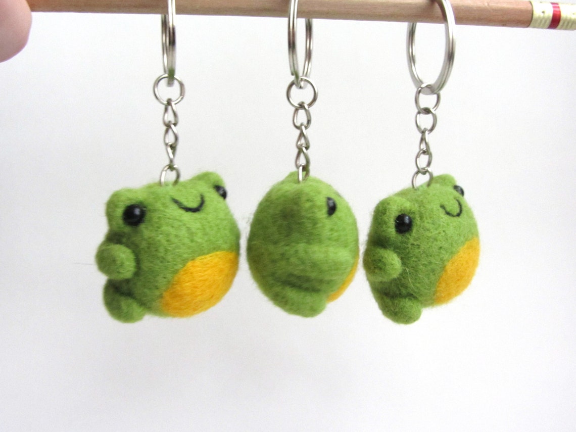 Little Cute Kawaii Frog keychain Needle Felted Frog Keyring. | Etsy