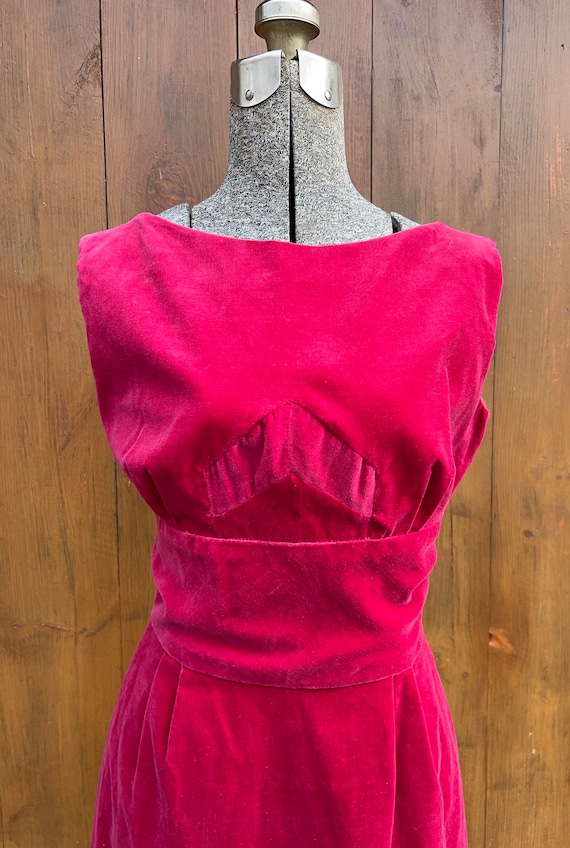 Vintage 1960s raspberry velvet wiggle dress - Gem