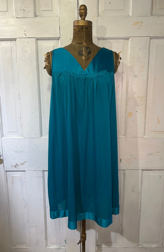 Vanity Fair Vintage teal robe with sash Antron III Ny… - Gem