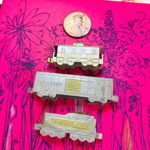 Cracker Jack Toy Prize, Plastic Train Set, Collectible Toys, Set of ...