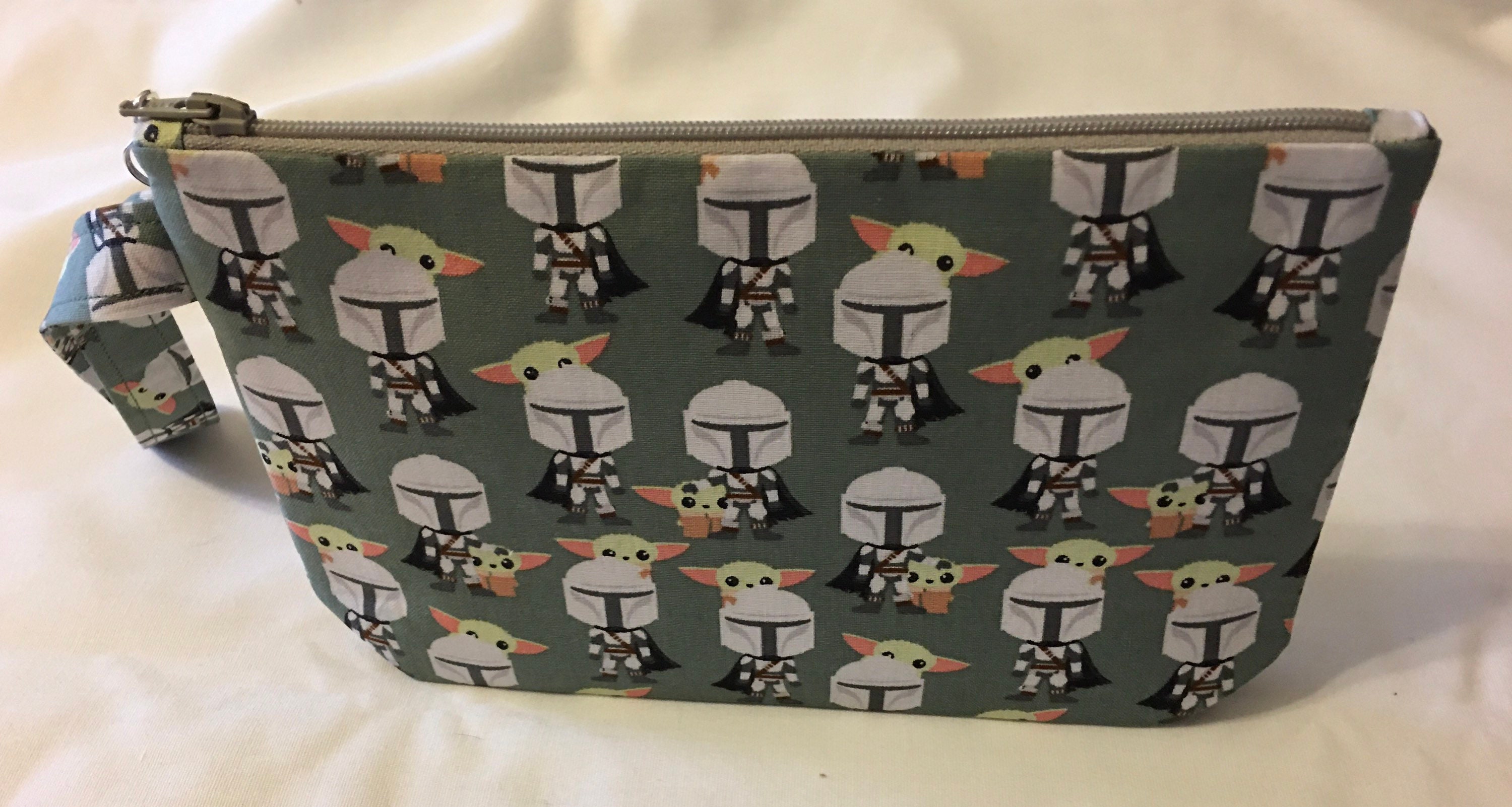 Mandalorian Baby Yoda Fabric Pouch, Baby Yoda Print Make up Bag, Pouch ...