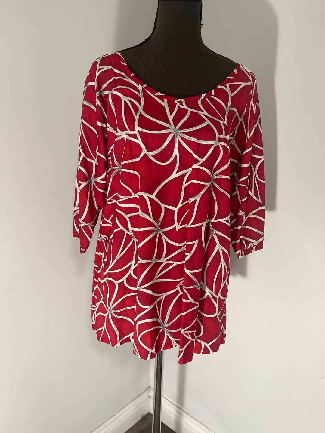 100% Premium Rayon White Red Kalo Hawaiian Print Ladies Pull Over Top ...