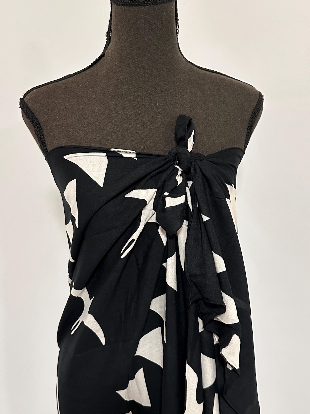 NEW! Limited Rayon White Iwa Bird Triangle Tribal on Black Hawaiian ...