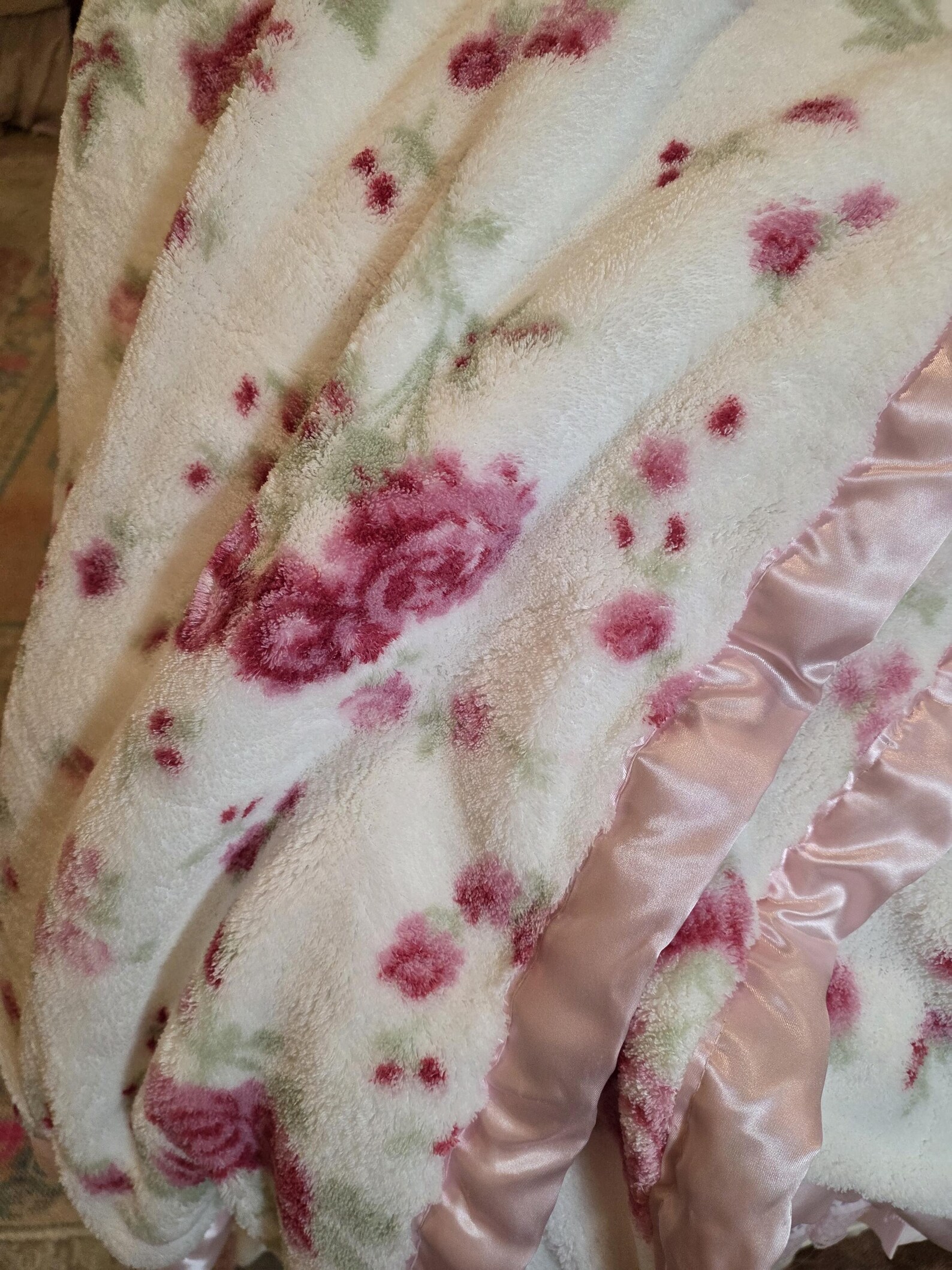 Rare Queen Simple Shabby Chic Fluffy Blanket Satin Trim Roses Floral ...