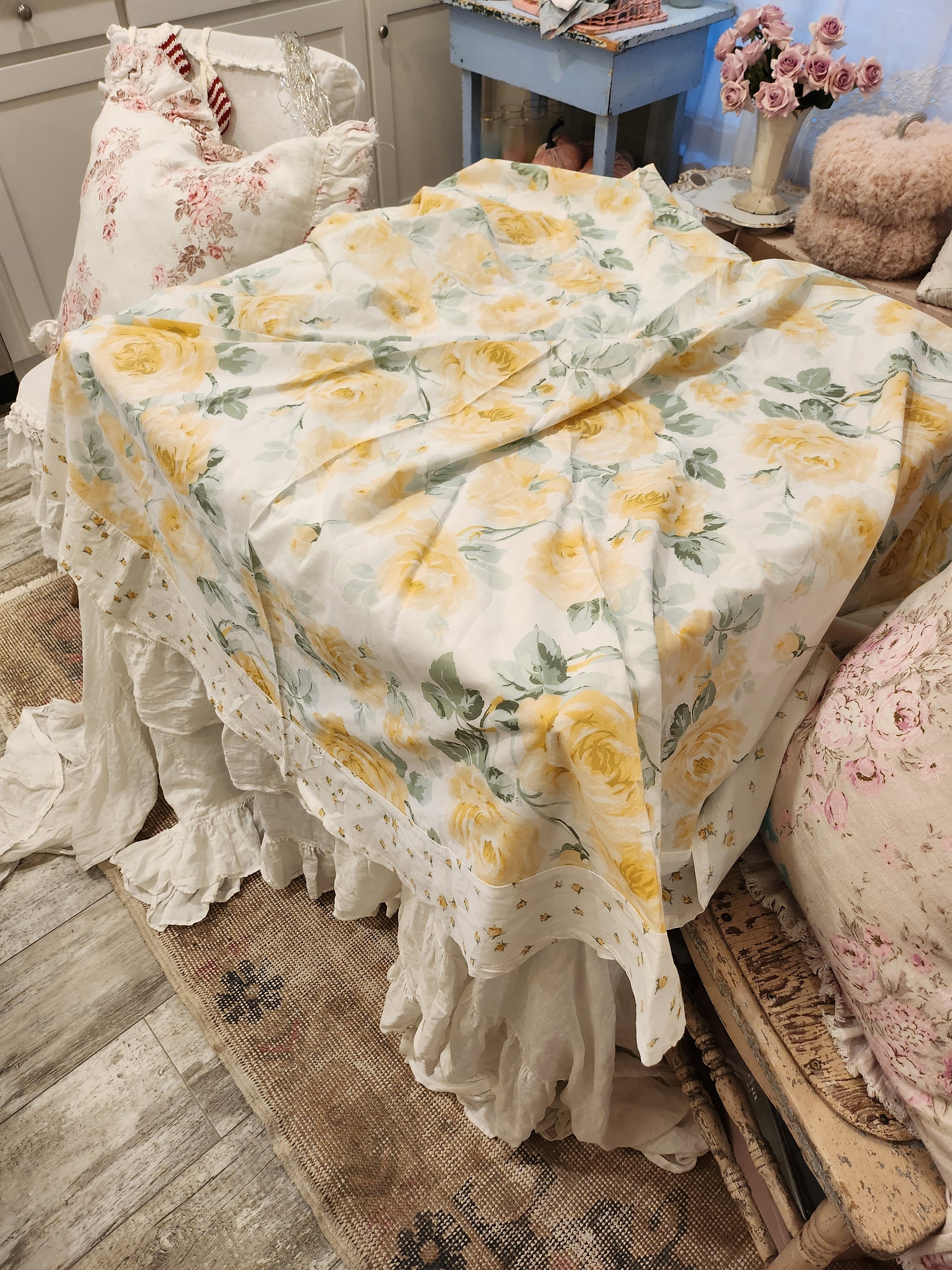 Rare Simple Shabby Chic Round Yellow Floral Tablecloth Rachel Ashwell ...