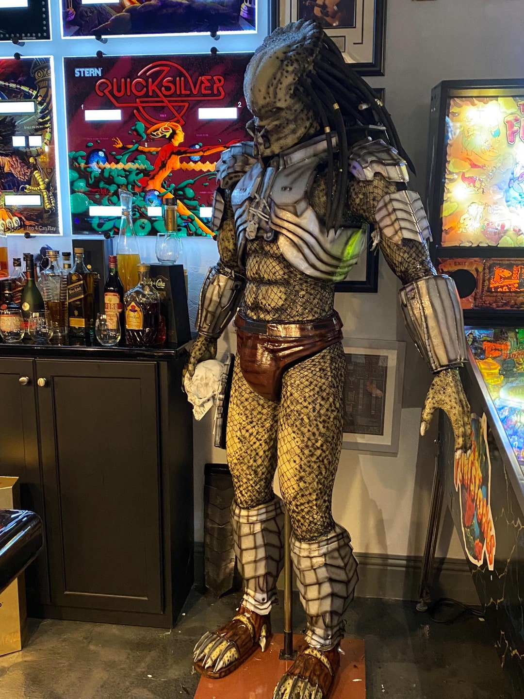 Life-size Predator the Ultimate Collector's Item for Sci-fi Fans ...