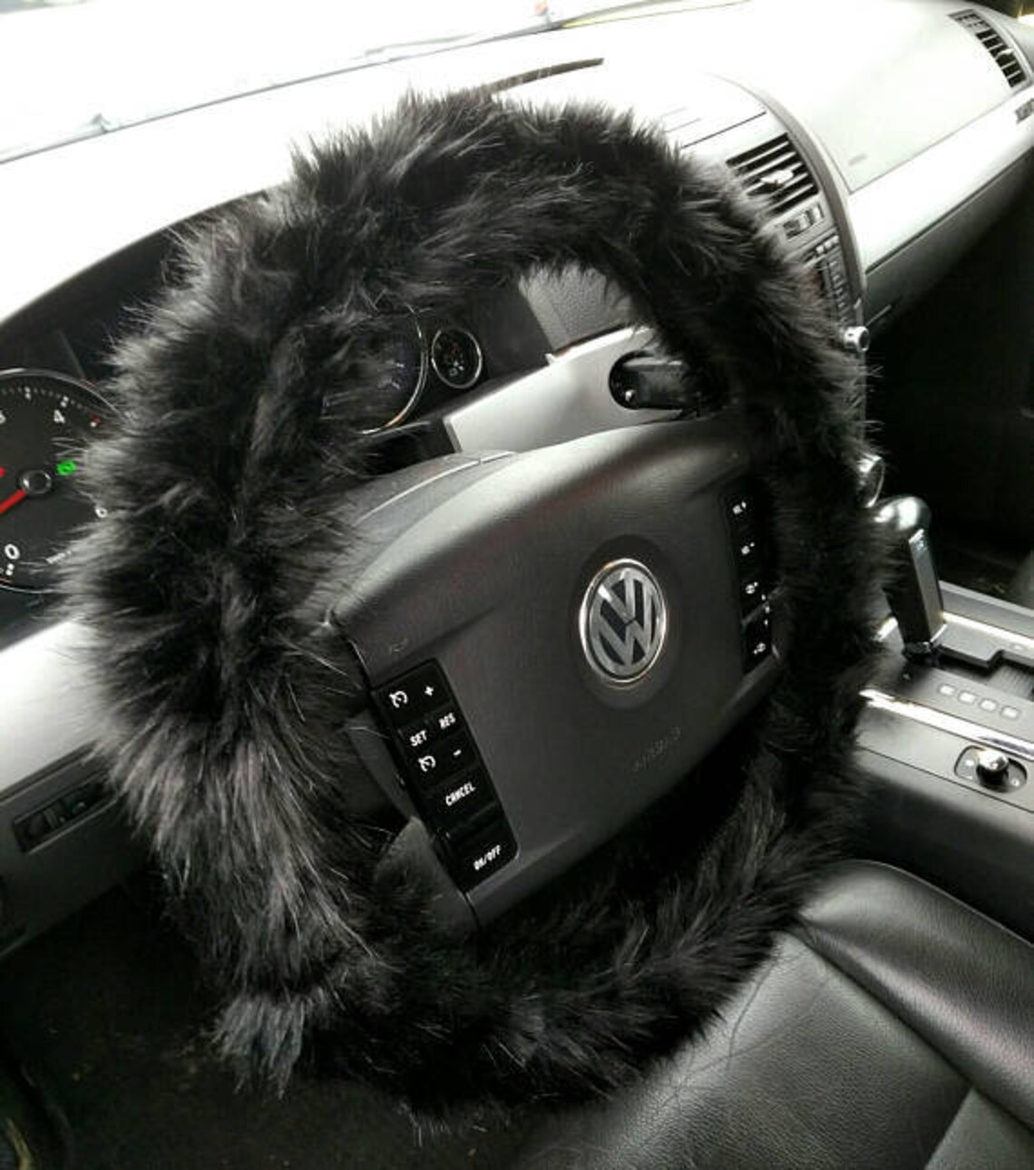Fuzzy Car Accessories Set: Steering Wheel Cover, Gear Shift, Handbrake ...