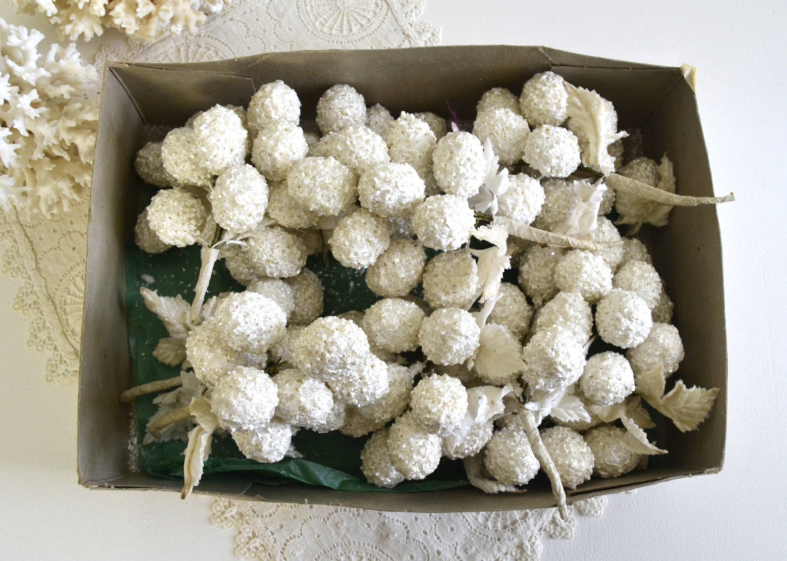 Vintage ONE White Glitter Grape Bunch Millinery Picks Christmas Wedding ...