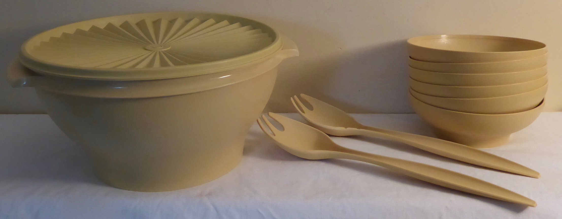 Vintage 1970's Gold Tupperware Salad Set Vintage | Etsy