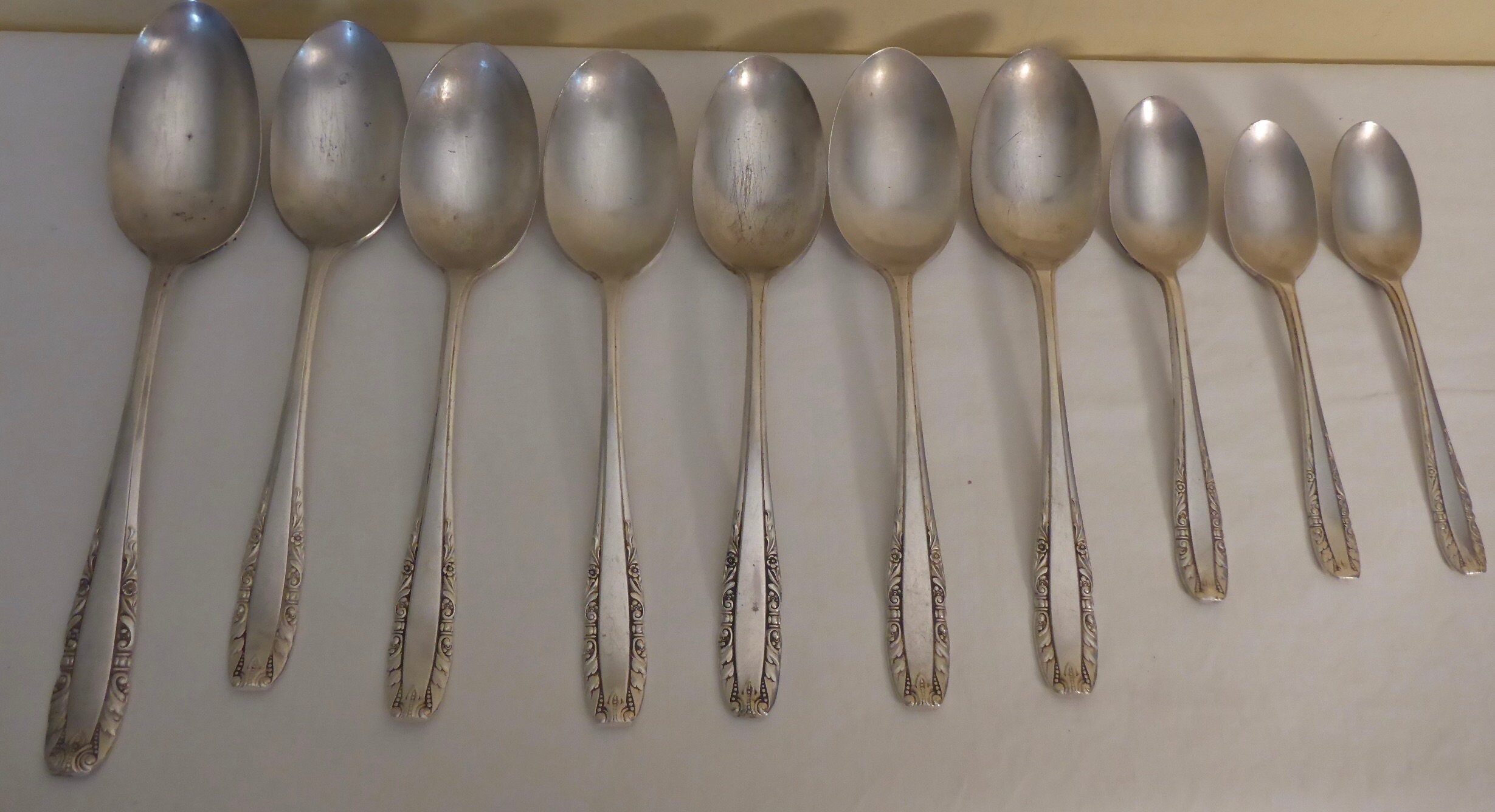 34 Pieces of Vintage King's Plate Mcg C. Co. Silver Plate Cutlery ...