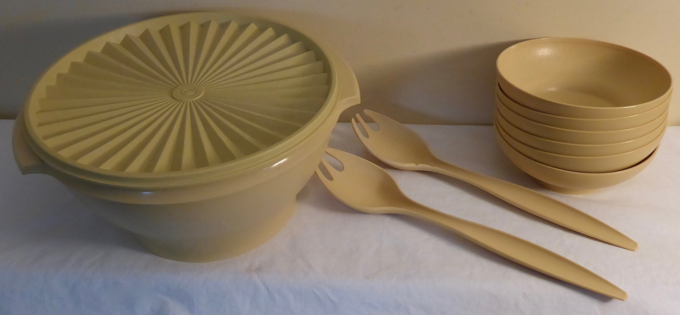 Vintage 1970's Gold Tupperware Salad Set Vintage | Etsy