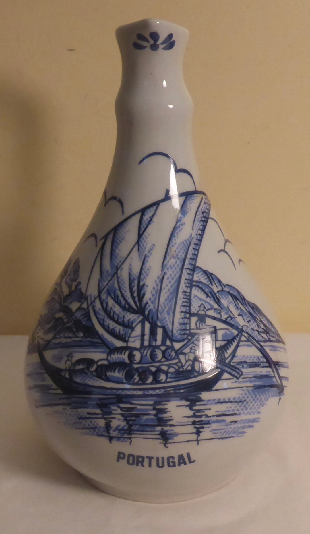 Vintage Alfe Portugal Real Vinicola Wine Decanter - Vintage White ...