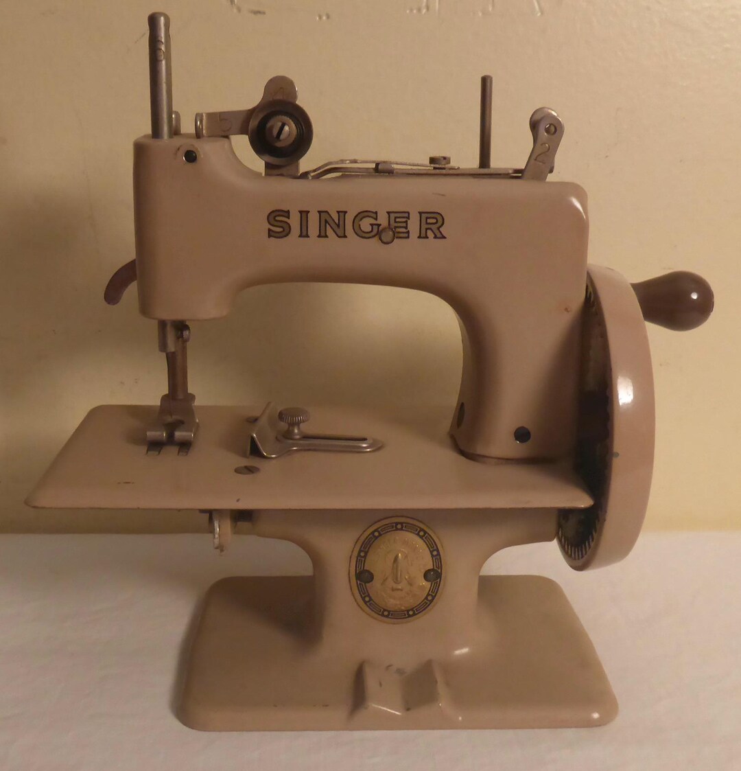 1950's Singer Sewing Machine Model 29962 by Simanco Great Britain ...