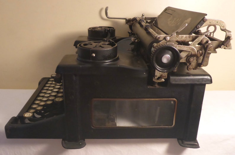 Antique Royal Typewriter - Early 1900's Typewriter - Antique Typewriter ...
