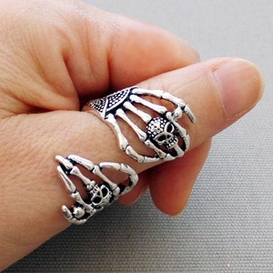 Skeleton Hand Statement Ring Adjustableskeleton Hand Ring Gothic Ring ...