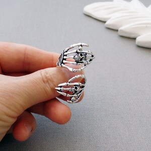 Skeleton Hand Statement Ring Adjustableskeleton Hand Ring Gothic Ring ...