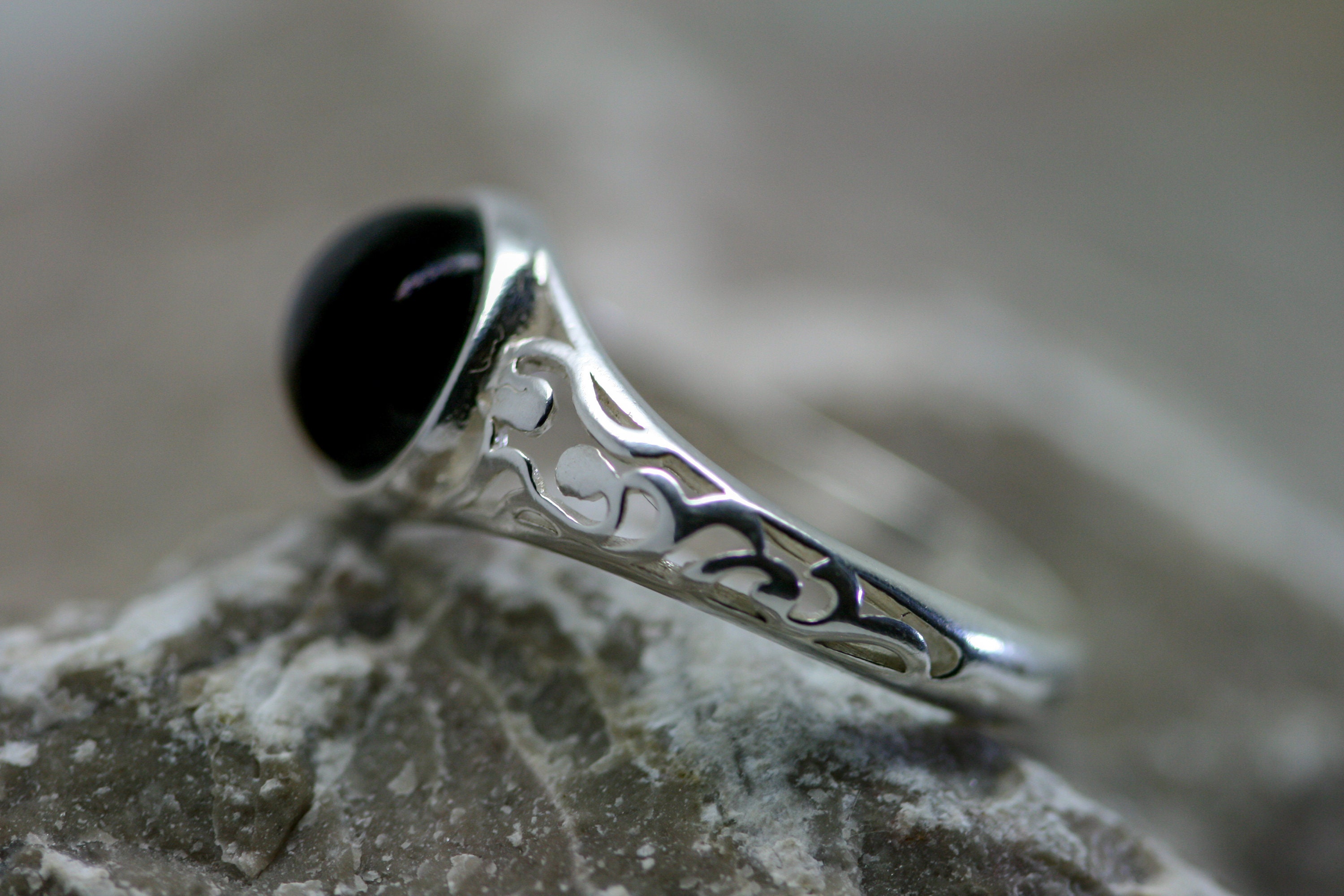 Splendid Whitby Jet ring. Sterling Silver Ring, Original British ...