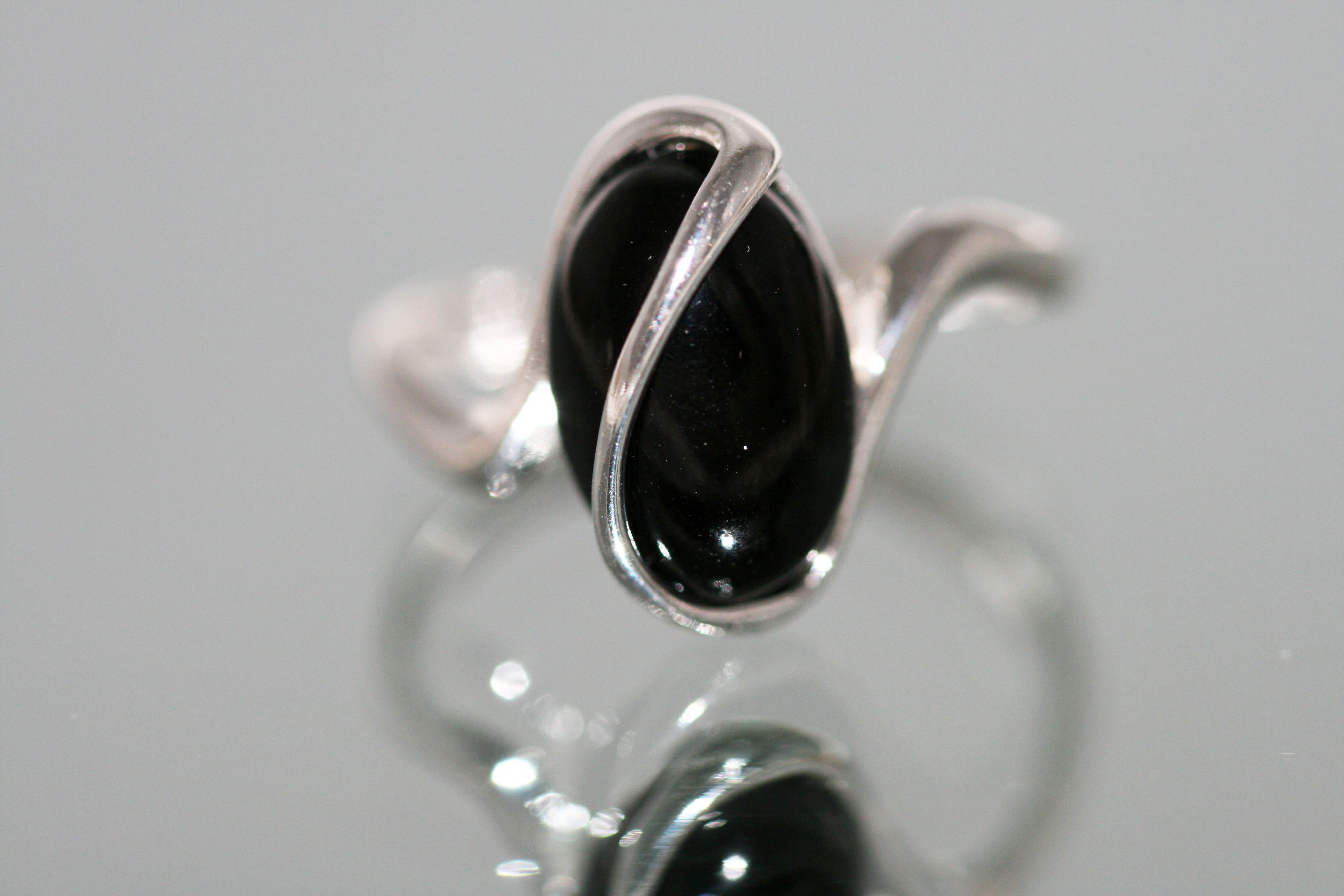 Splendid Whitby Jet ring. Sterling Silver Ring, Original British ...