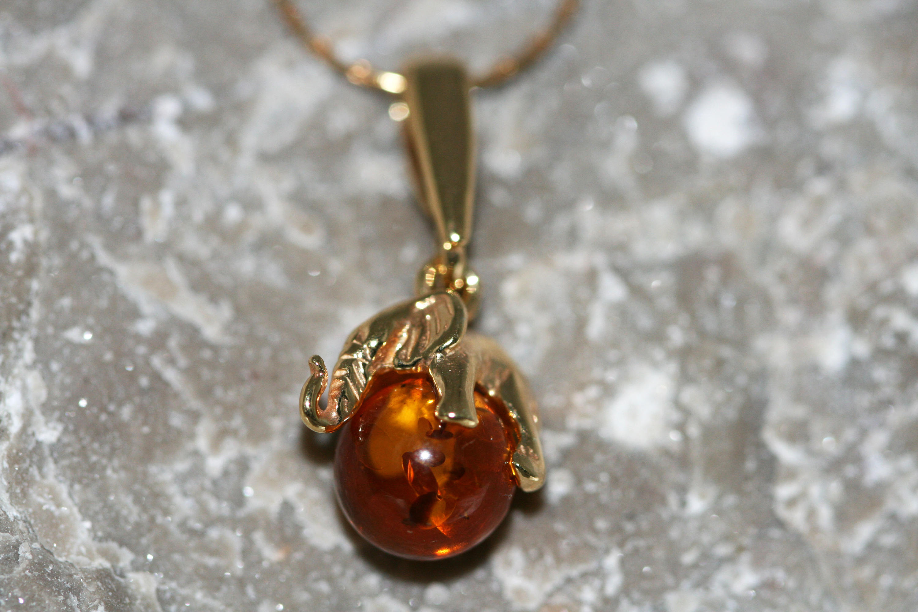 Amber & Gold. Elephant Baltic amber pendant, gold necklace. Perfect ...
