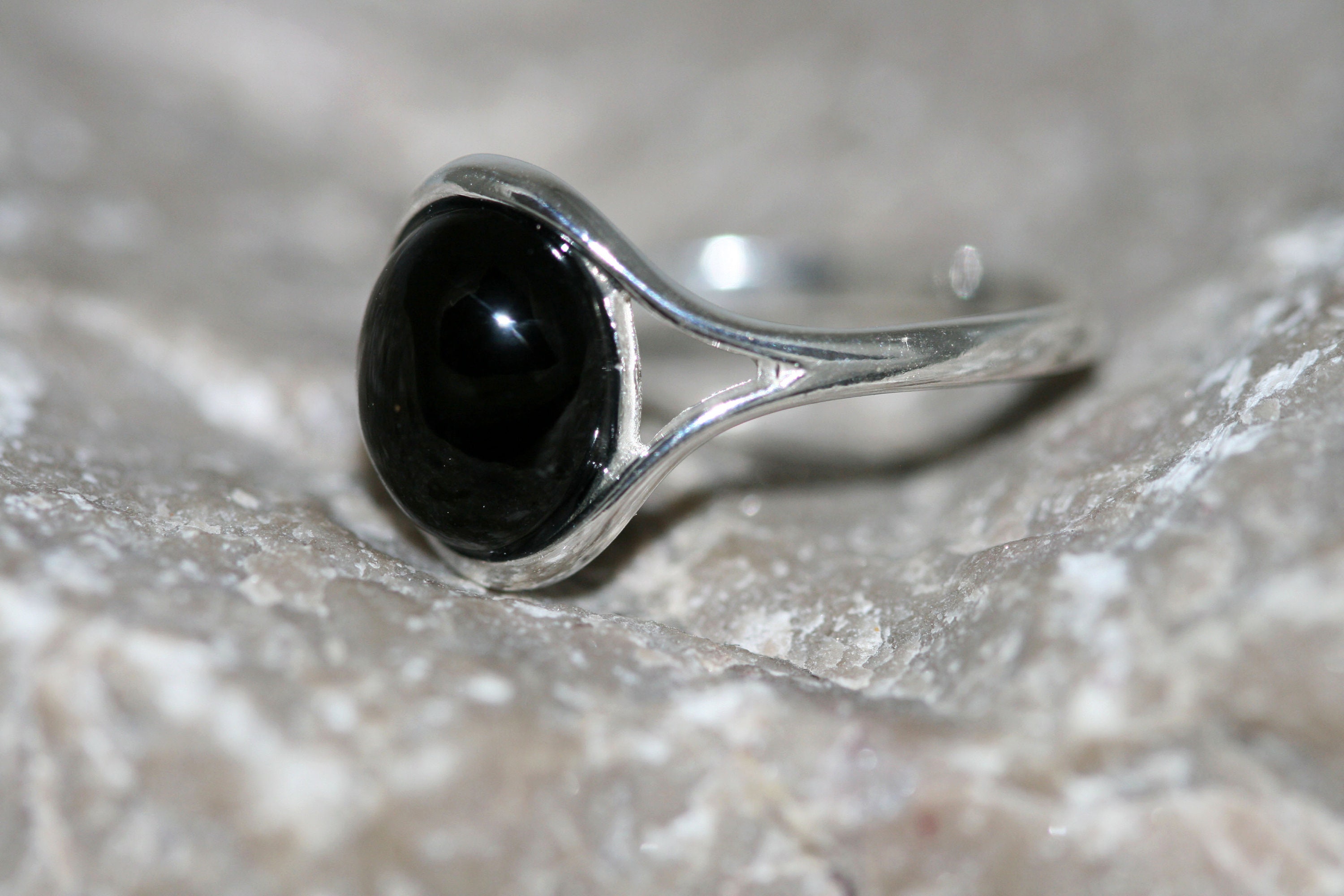 Splendid Whitby Jet ring. Sterling Silver Ring, Original British ...