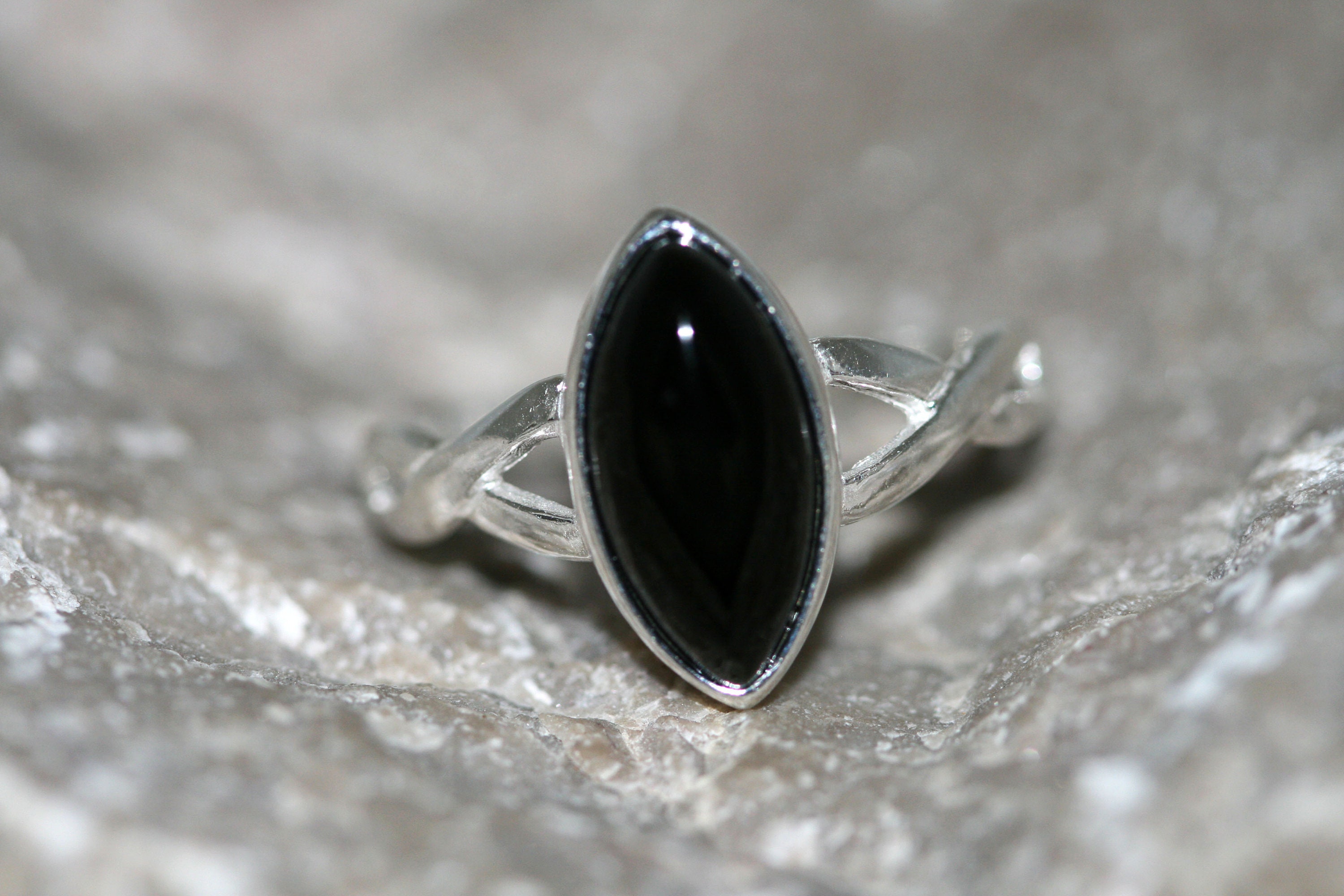 Splendid Whitby Jet ring. Sterling Silver Ring, Original British ...