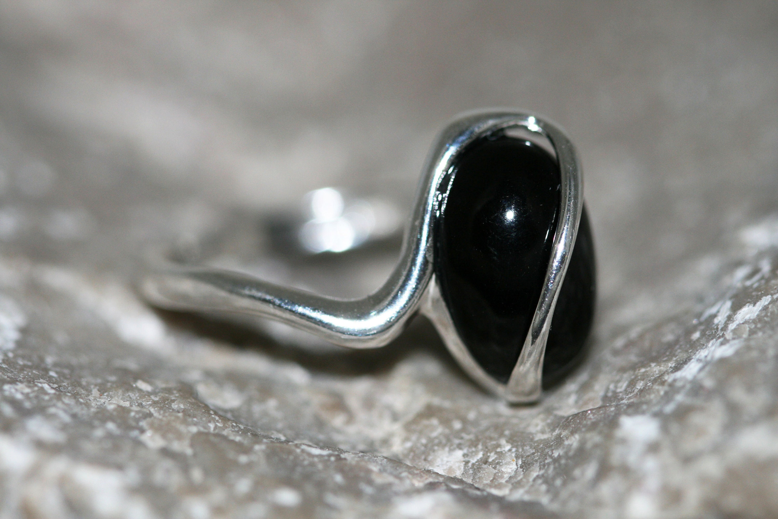 Splendid Whitby Jet ring. Sterling Silver Ring, Original British ...