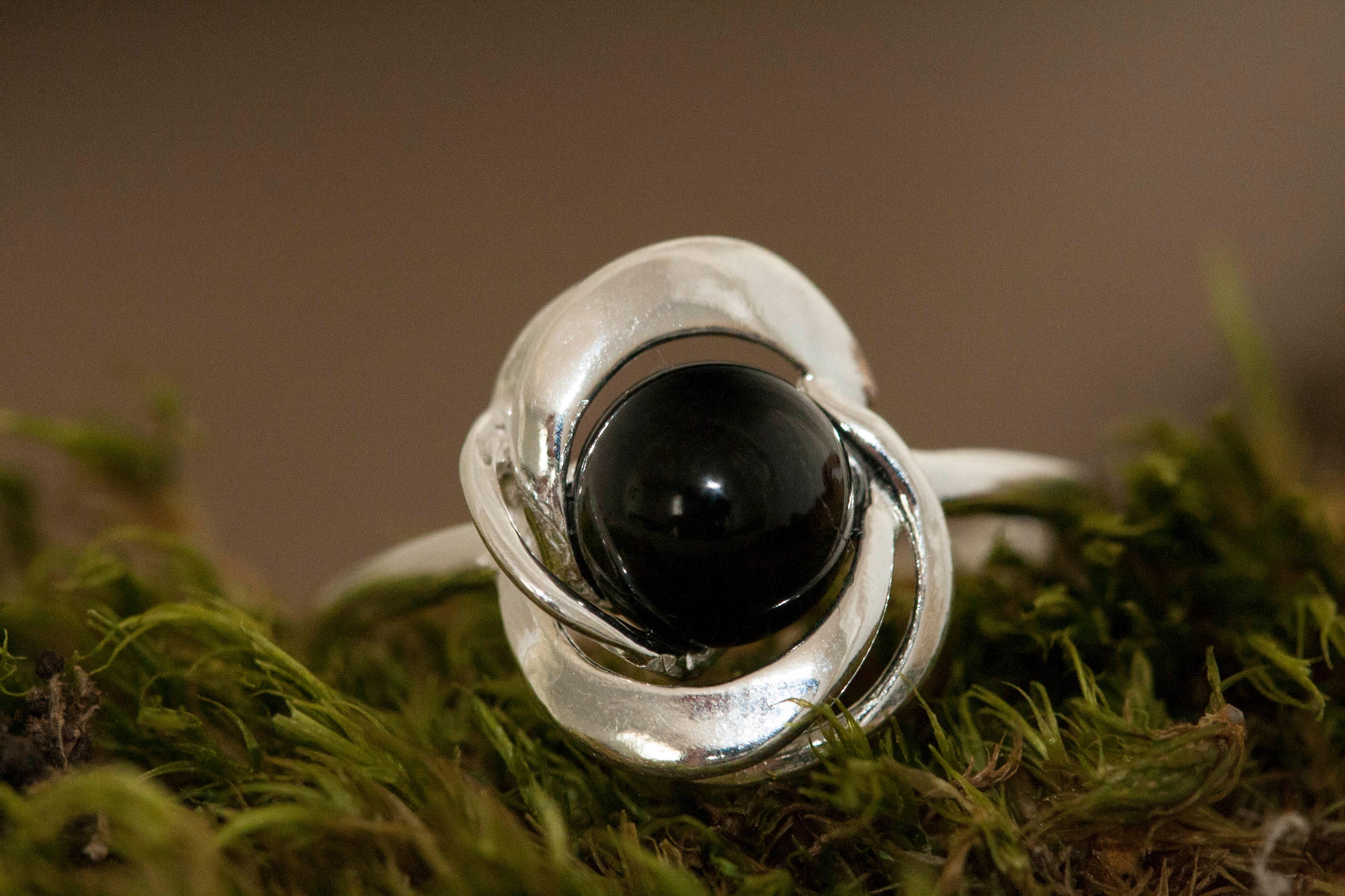 Splendid Whitby Jet ring. Sterling Silver Ring, Original British ...
