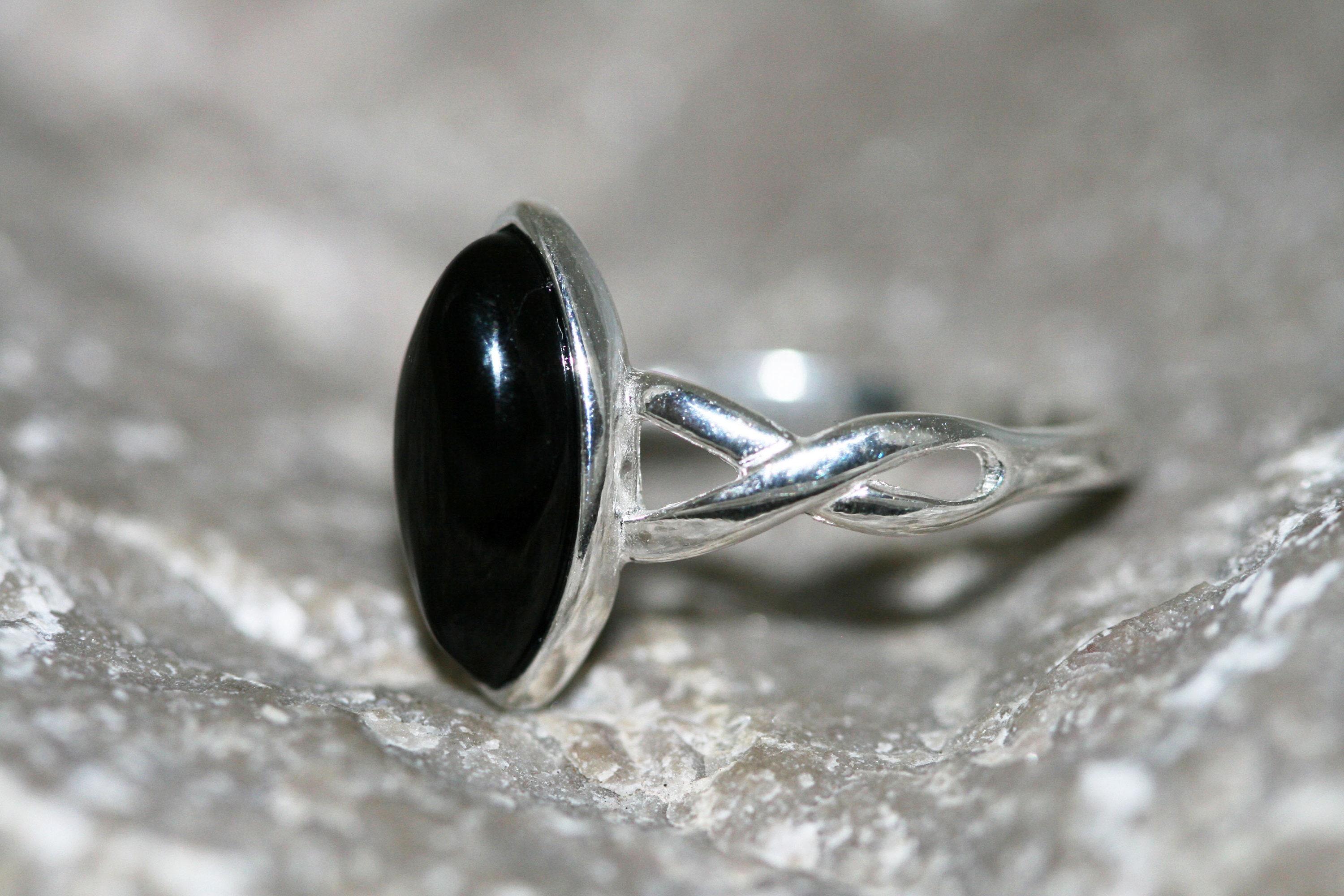 Splendid Whitby Jet ring. Sterling Silver Ring, Original British ...