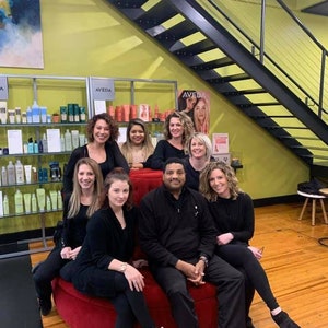 Round Bench in Pink Velvet for a Hair, Beauty Salon Living Room Decor ...