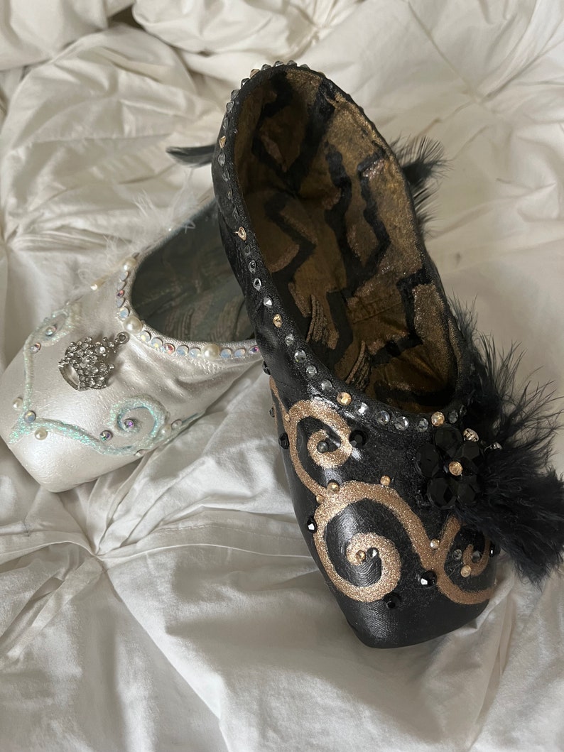 Decorative White Swan and Black Swan Pointe Shoes - Etsy