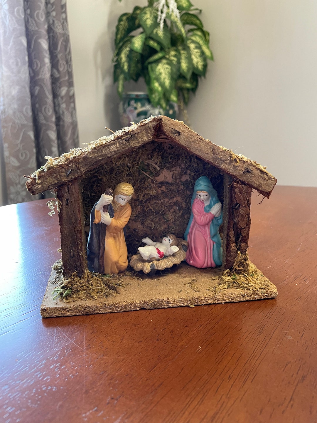 Christmas Manger, Stable, Nativity Set, Holiday Collection, 3 Figurines ...
