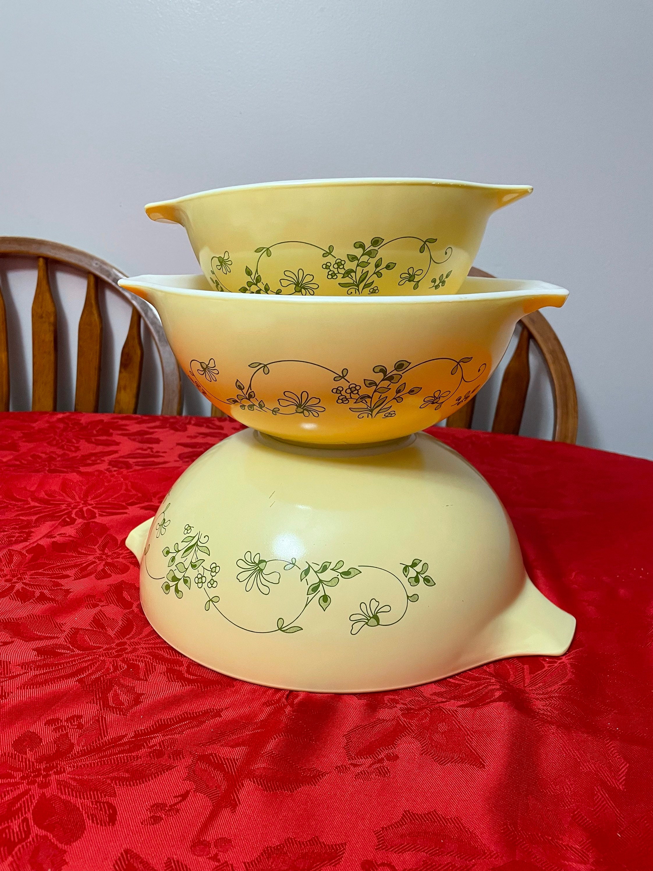 Shenandoah Cinderella PYREX Bowls, Wintergreen PYREX, Cream, Pale ...