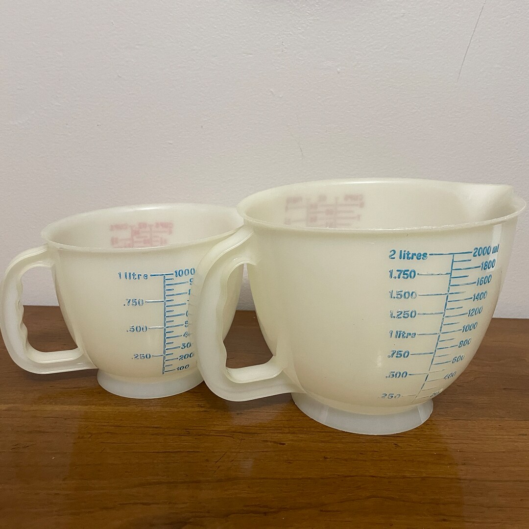 Measuring Cups, Tupperware, Set of 2 , Pour Spout, Handle, Metric ...