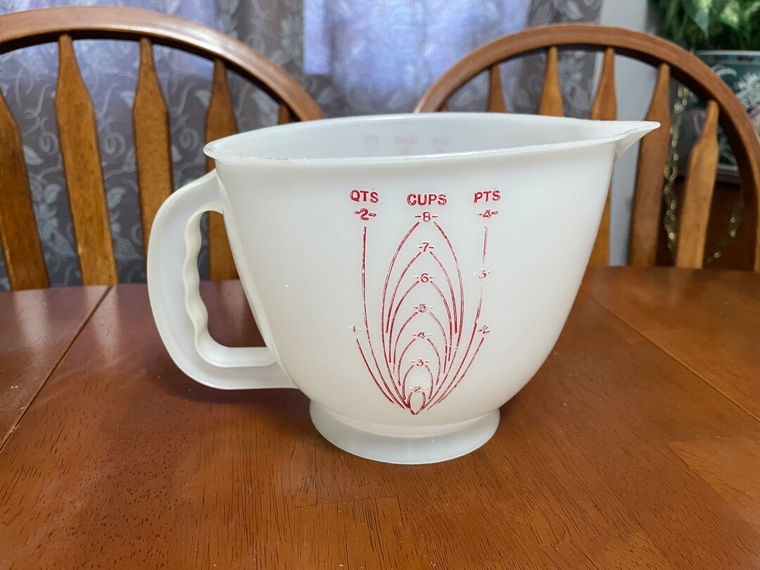 Tupperware Measuring Cup, Pour Spout, Red Print, 2 Quart, 8 Cups, 4 ...