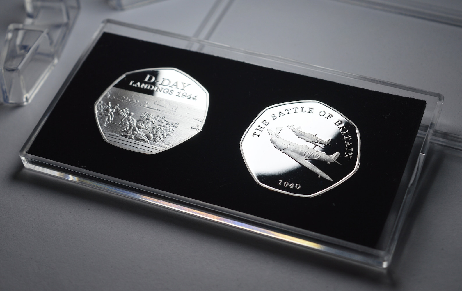 Pair of WW2 Commemoratives in 50p Coin Display Case. D-DAY Landings ...