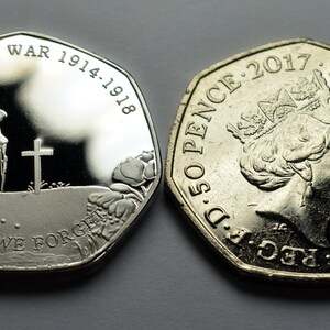 Pair of WW1 Armistice Silver and 24ct Gold Commemoratives in 50p Coin ...