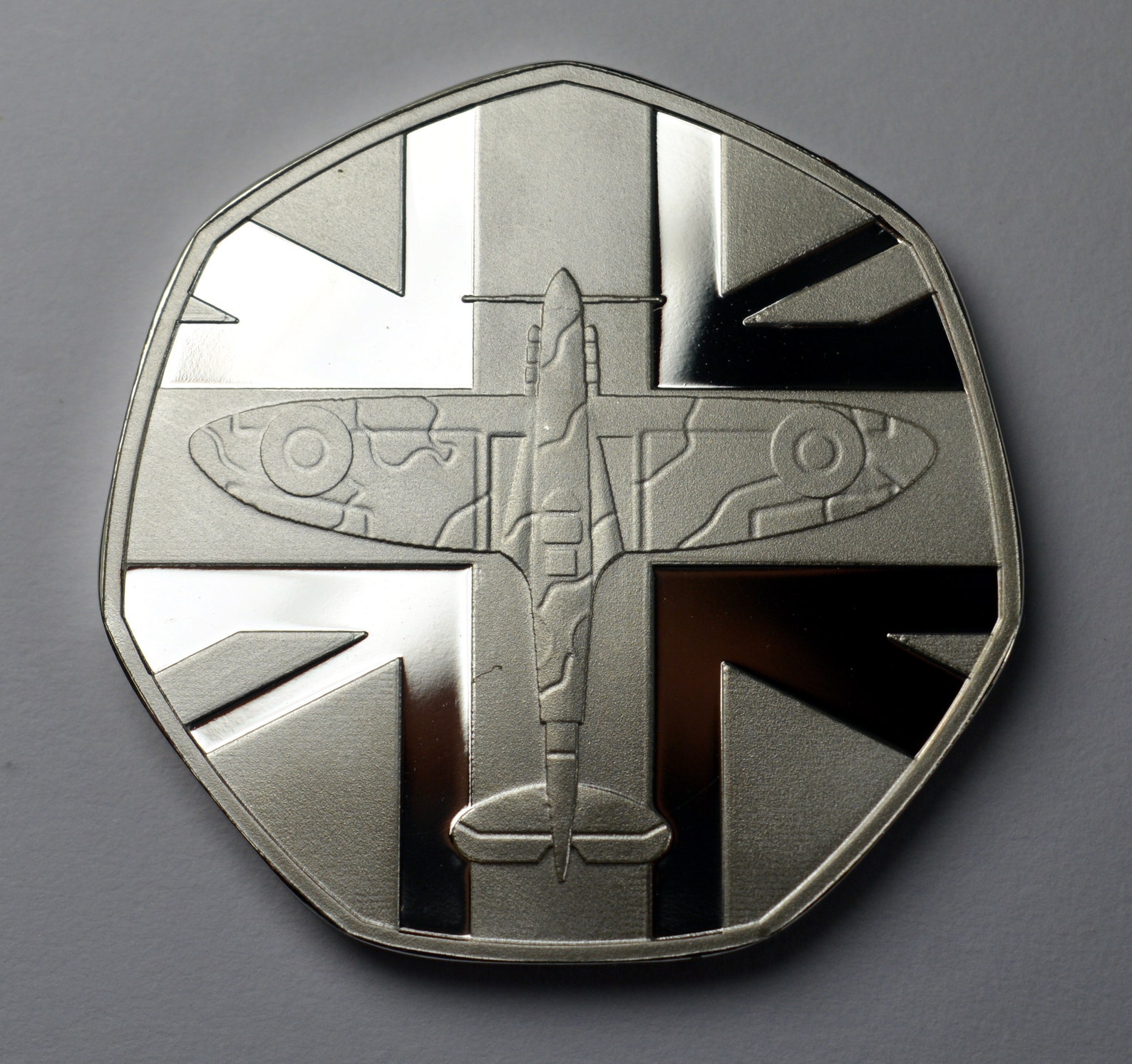 Pair of WW2 Commemoratives in 50p Coin Display Case. D-DAY Landings ...