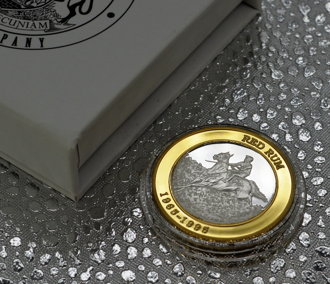 RED RUM 'dual Metal' Silver and 24ct Gold Commemorative Coin in Gift ...