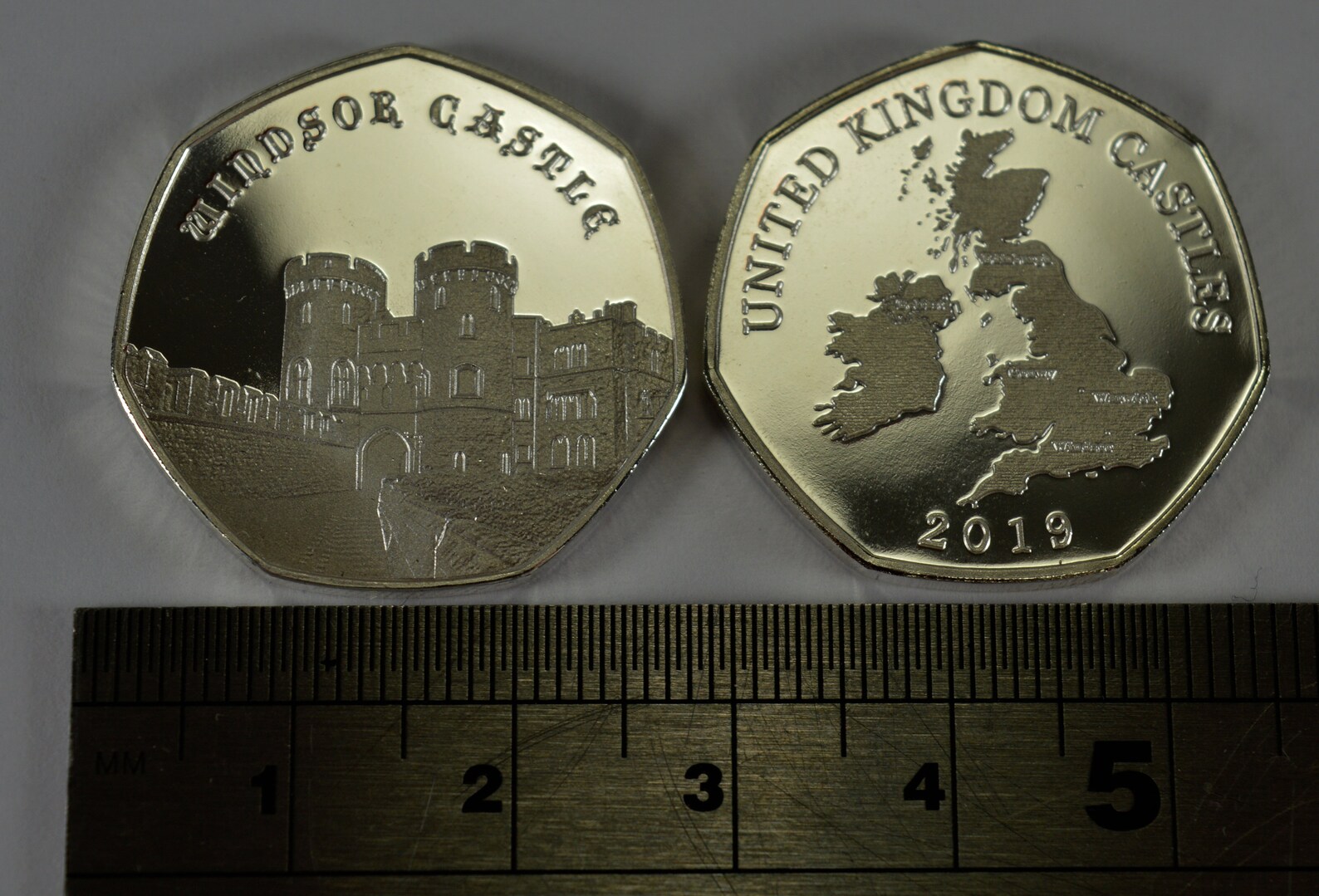 Windsor Castle Silver Commemorative Coin Albums/50p Collectors NEW 2019 ...